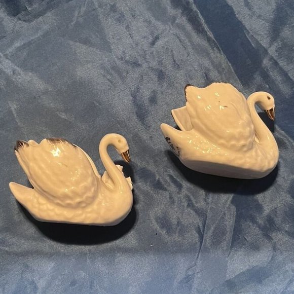 Capodimonte | Art | Capodimonte Porcelain Swans 2 With Gold Trim | Poshmark